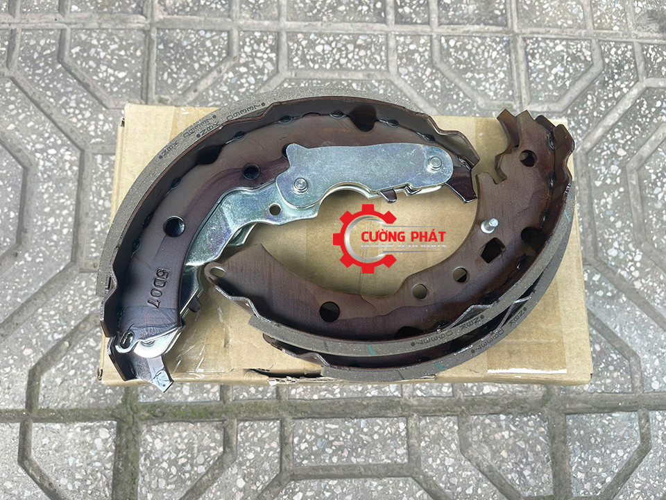 Guốc phanh sau Mitsubishi Xpander 2022-2025 (phanh điện) - Phụ tùng ô tô Cường Phát