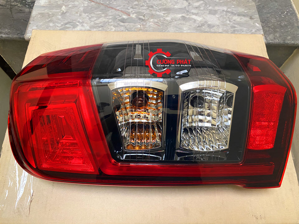 Đèn hậu LED Mitsubishi Triton 2019-2024 8330B214, 8330B213 - Phụ tùng ...