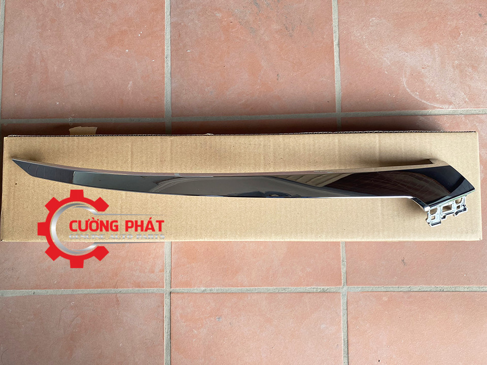 Nẹp mạ cản trước trên Mitsubishi Xpander Cross 2023 - Phụ tùng chính hãng