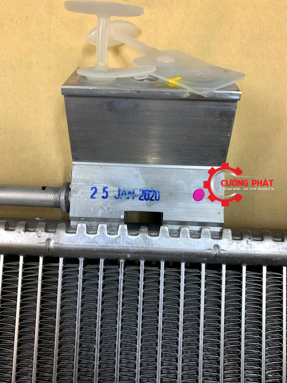 Dàn nóng Chevrolet Colorado 2017 » Phụ tùng Cường Phát