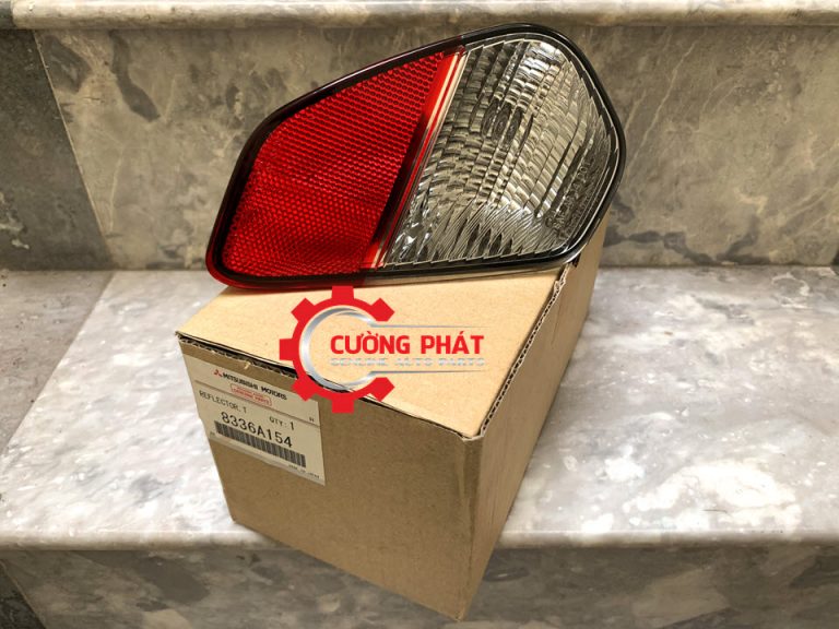 Đèn báo lùi của Mitsubishi Outlander có 2 màu khác biệt » Cường Phát