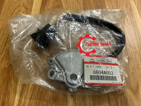 Công tắc rẻ quạt hộp số Mitsubishi Triton 2010, Pajero Sport, V93 (AT)