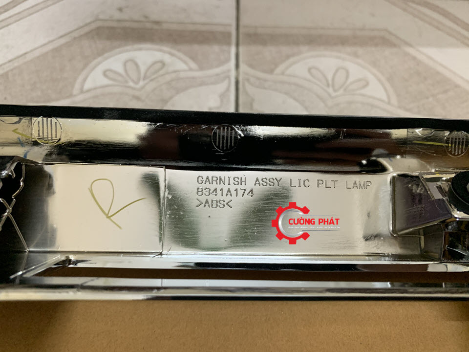 Nẹp mạ cốp sau Mitsubishi Attrage 2015-2025 8341A200