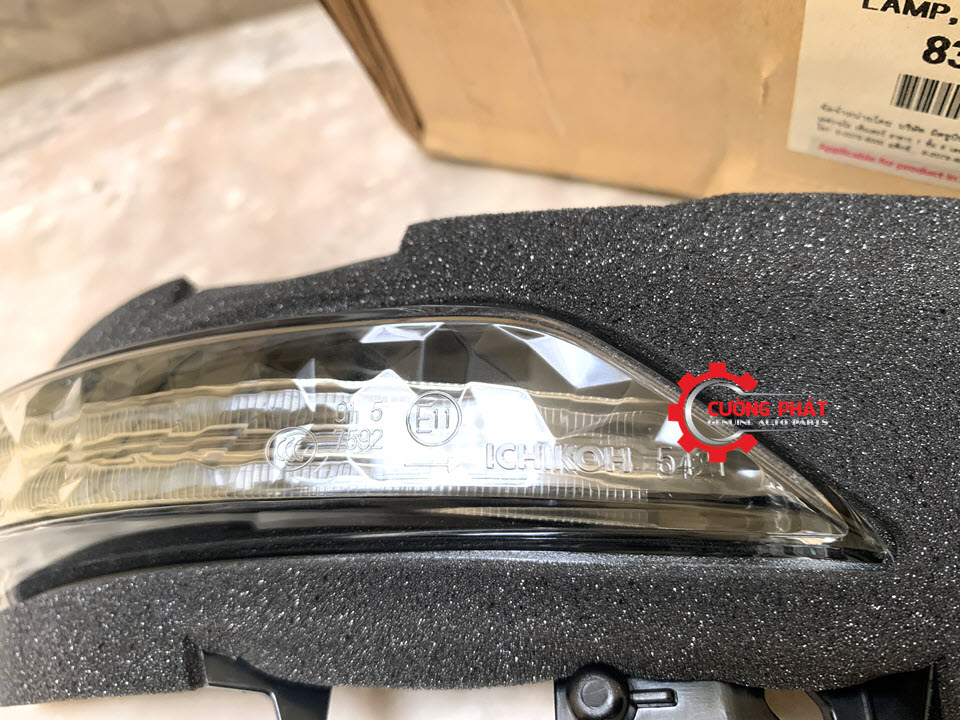 Đèn xi nhan gương Mitsubishi Triton, Pajero Sport 2019-2024