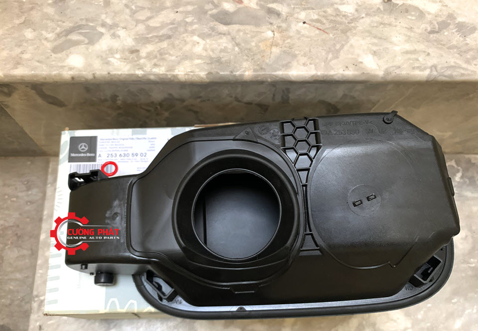 Nắp đậy bình xăng Mercedes A2536305902 » Phụ tùng chính hãng Cường Phát