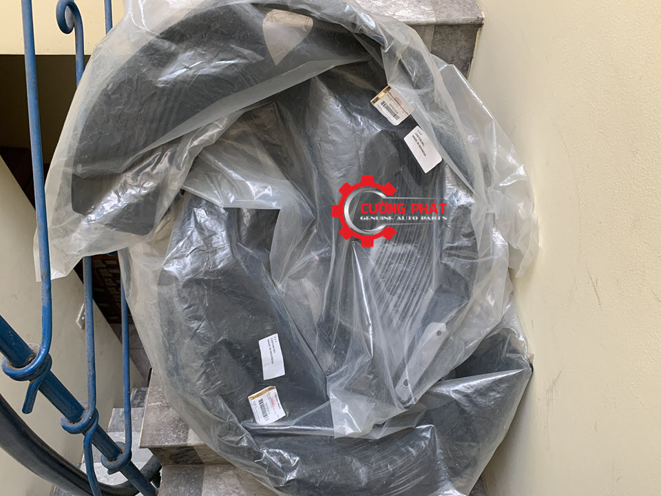 Chắn bùn lòng dè Mitsubishi Xpander 5370C415, 5370B901