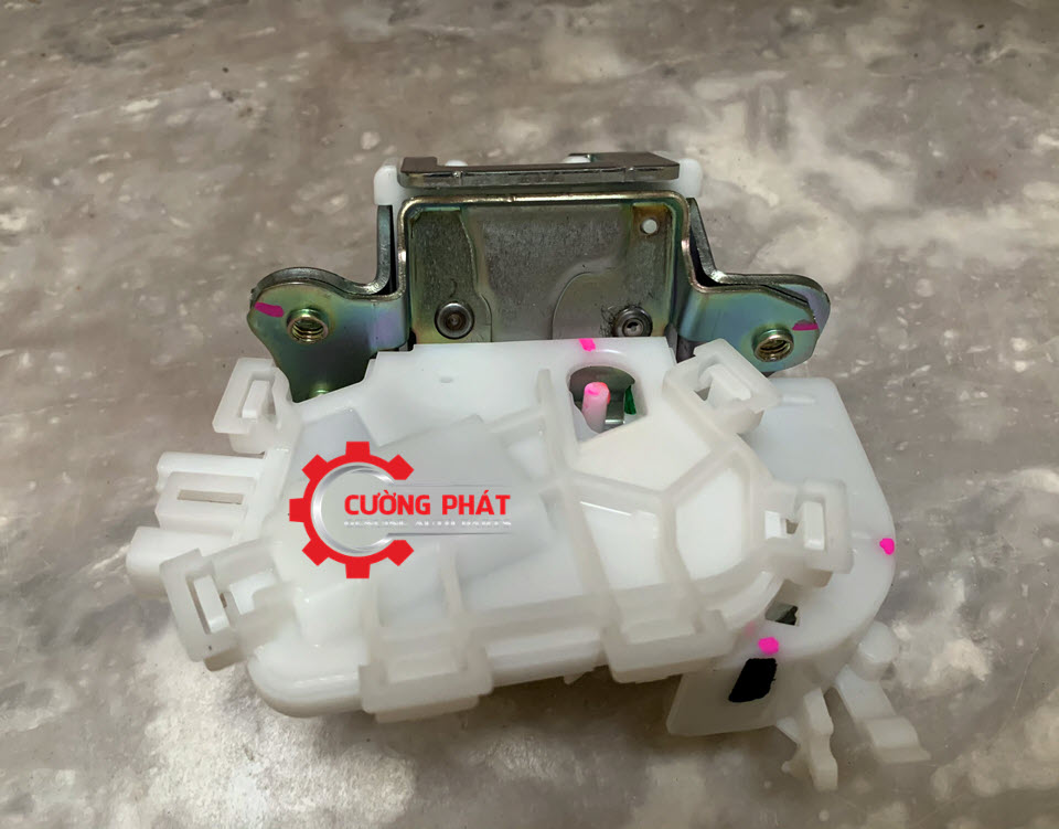 Ổ khóa ngậm cửa hậu Mitsubishi Xpander 2018-2021 5808A143