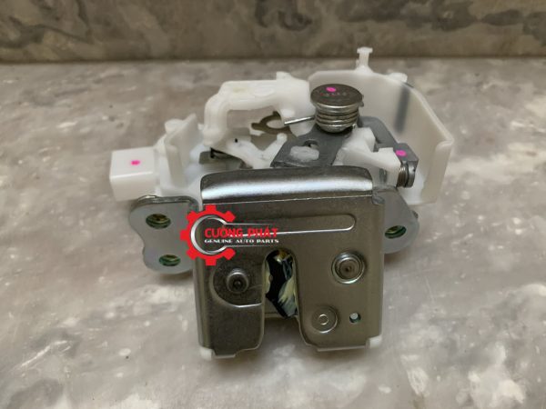 Ổ khóa ngậm cửa hậu Mitsubishi Xpander 2018-2021 5808A143