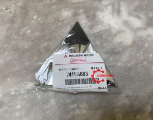 Biểu tượng mặt ga lăng Mitsubishi Attrage, Mirage 7415A603