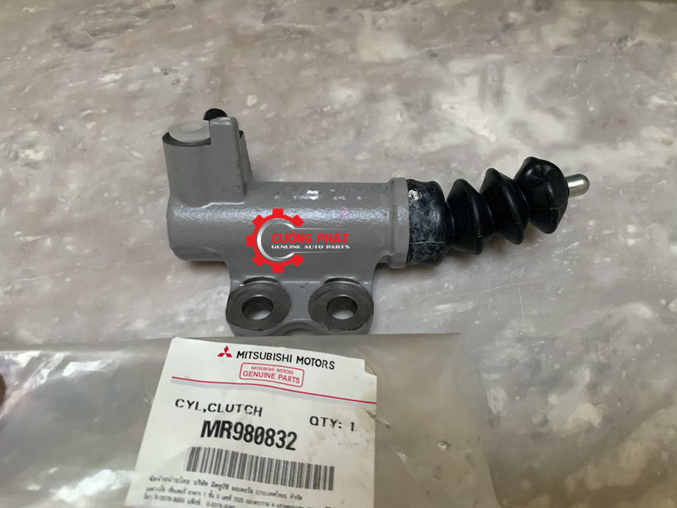 Chuột côn Mitsubishi Triton, Pajero Sport 2009-2018 MR980832