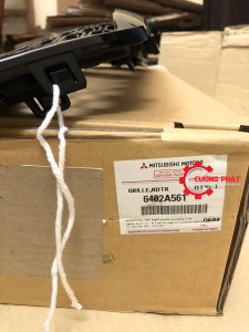 Mặt ca lăng Mitsubishi Attrage 2019 6402A561 (Mặt ga lăng)