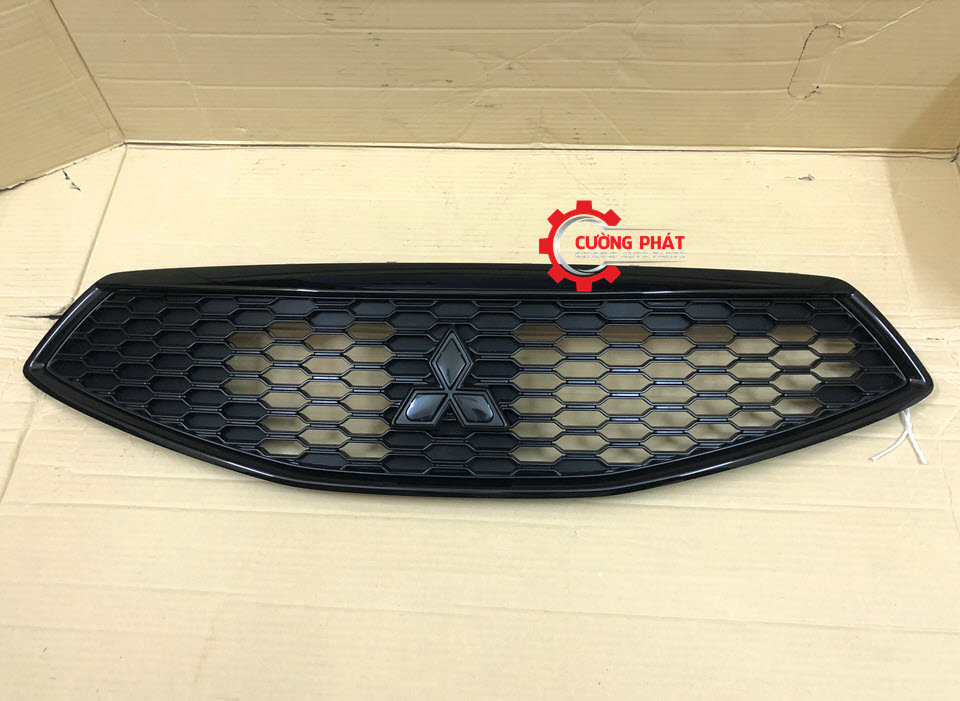 Mặt ca lăng Mitsubishi Attrage 2019 6402A561 (Mặt ga lăng)