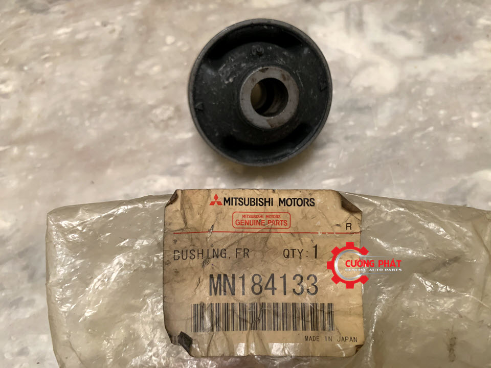 Cao su càng A Mitsubishi Xpander, Outlander 54570W000P chính hãng