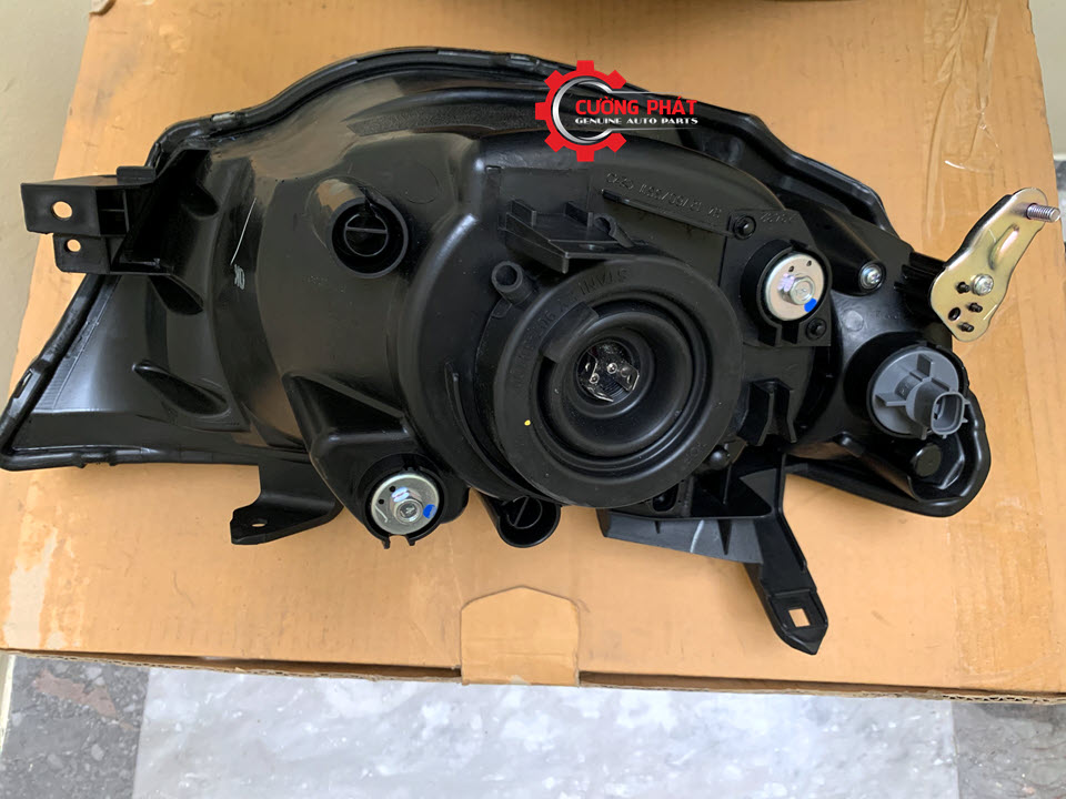 Đèn pha Mitsubishi Triton 2010-2014 8301B473, 8301B474