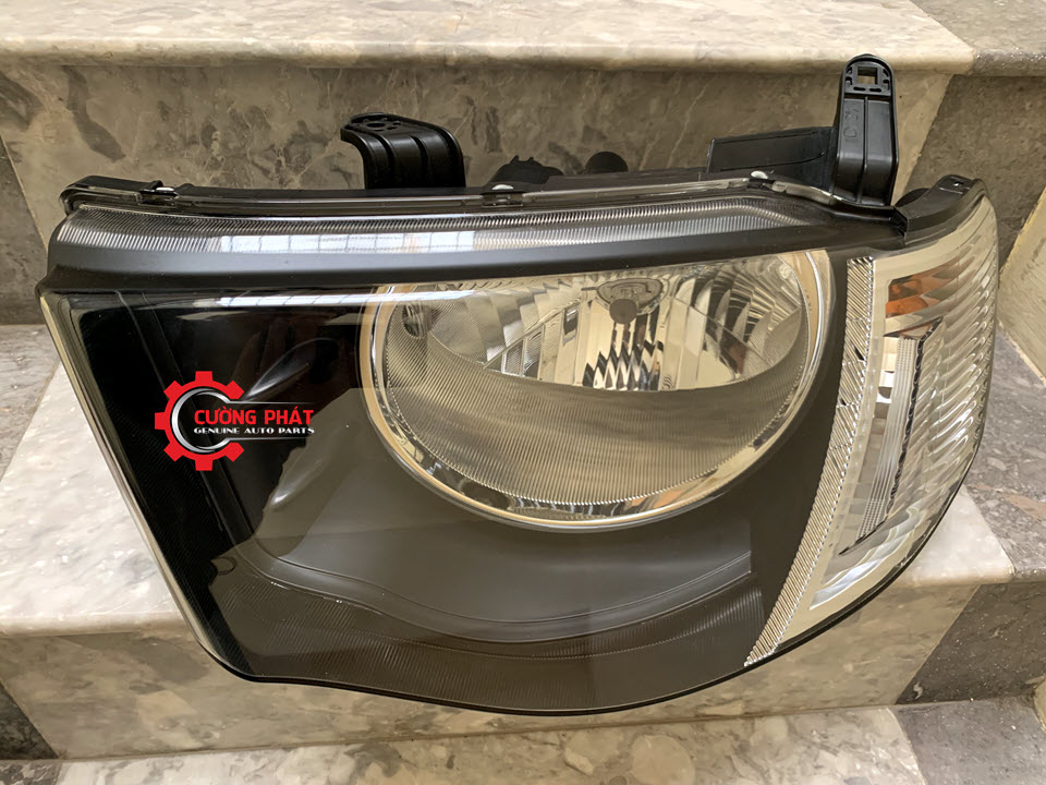 Đèn pha Mitsubishi Triton 2010-2014 8301B473, 8301B474