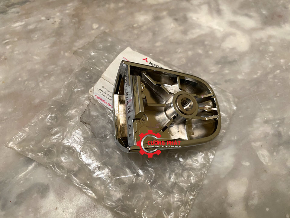Đuôi tay mở cửa sau Mitsubishi Triton, Pajero Sport 2009-2014