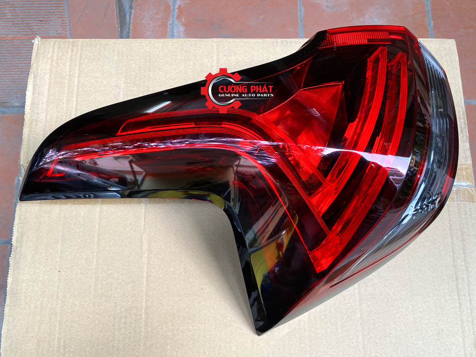 Đèn hậu ngoài Mitsubishi Xpander 2020, Xpander Cross 8330B405