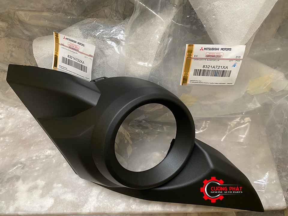 Ốp đèn gầm đen Mitsubishi Xpander 2018-2021 chính hãng