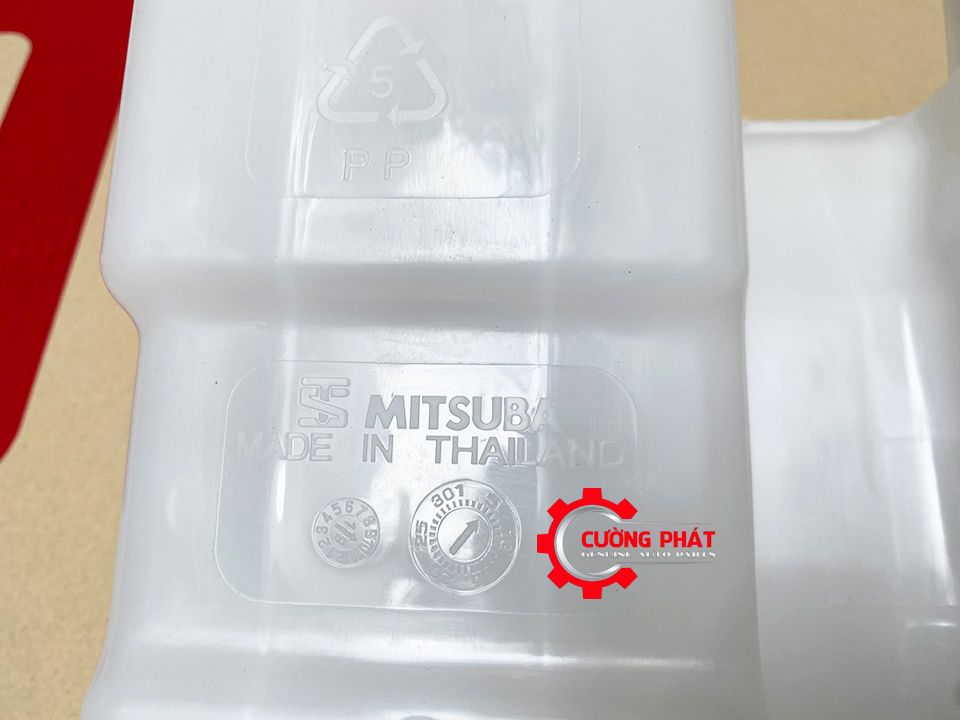 Bình nước rửa kính Mitsubishi Triton 2019-2024 8260A493