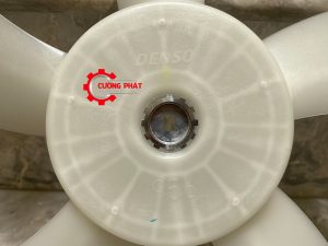 Cánh quạt két nước Mitsubishi Attrage, Mirage 1355A280 chính hãng