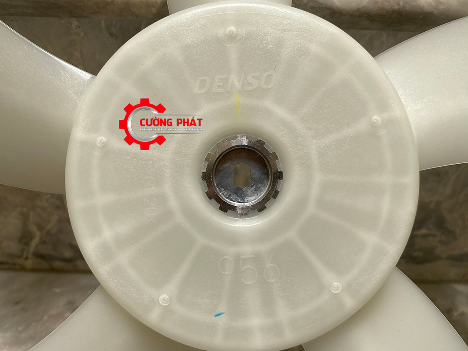 Cánh quạt két nước Mitsubishi Attrage, Mirage 1355A280 chính hãng