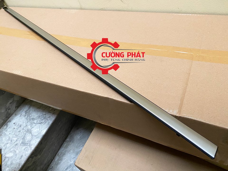Nẹp chân kính Mitsubishi Xpander, Xpander Cross