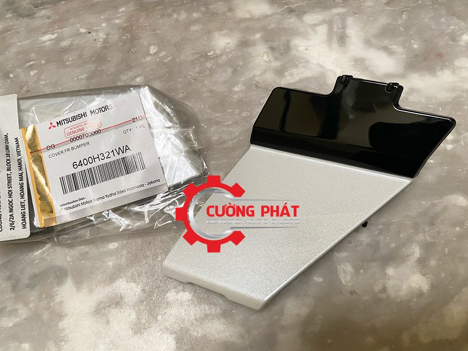 Ốp lỗ móc kéo Mitsubishi Xpander 2018-2021 6400H321
