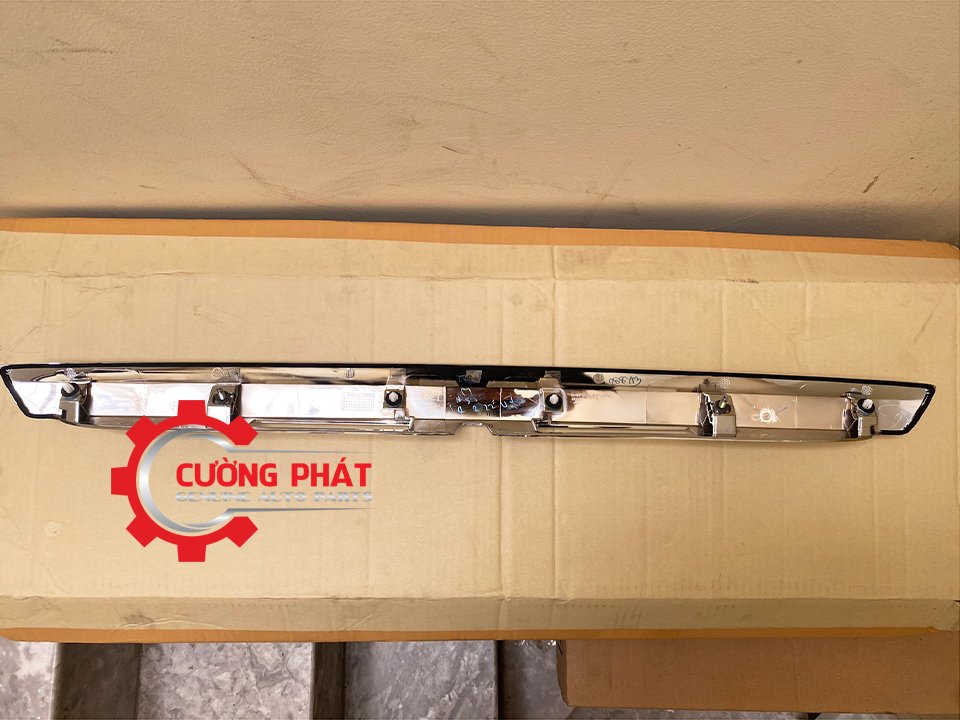 Nẹp mạ cốp sau Mitsubishi Attrage 2015-2025 8341A200