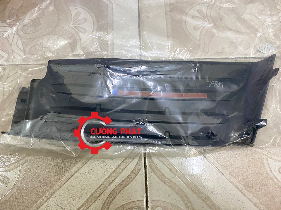 Ốp cản sau Mitsubishi Triton 2019-2024 6420A054, 6420A053