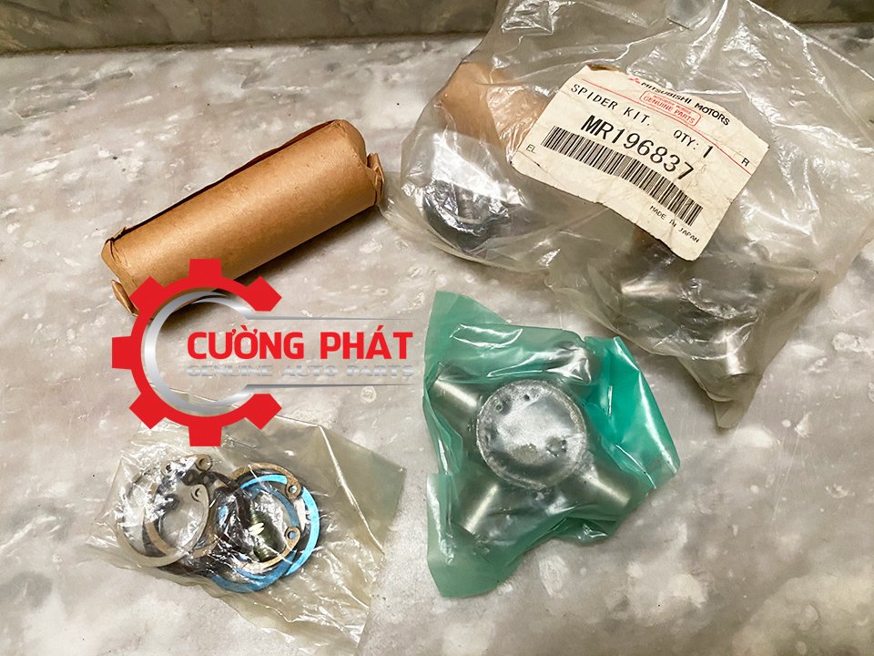 Bi chữ thập các đăng Mitsubishi Pajero V31, V33, V43 MR196837