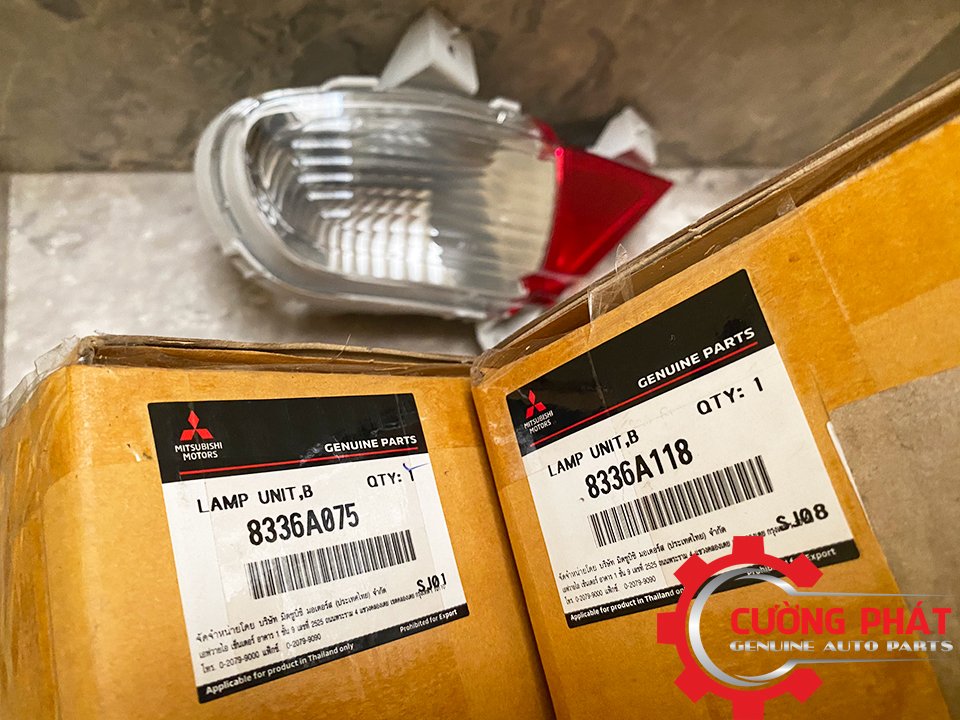 Đèn cản sau Mitsubishi Pajero Sport 2011-2017 8336A075, 8336A118