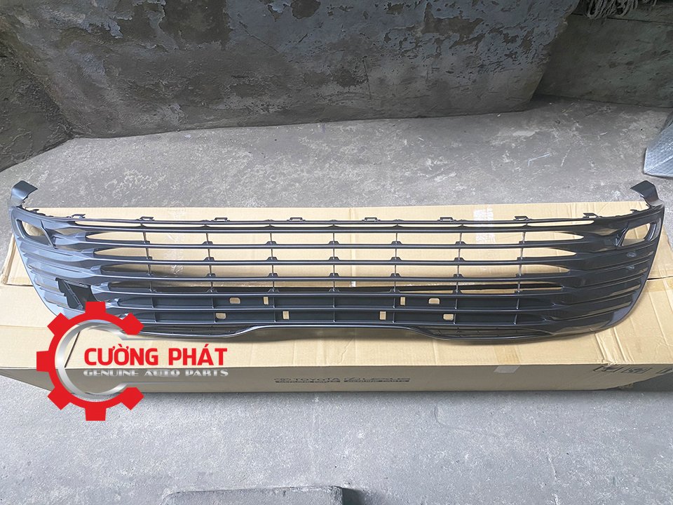 Lưới gió cản trước Toyota Camry 2021, 2022 5310206510 chính hãng