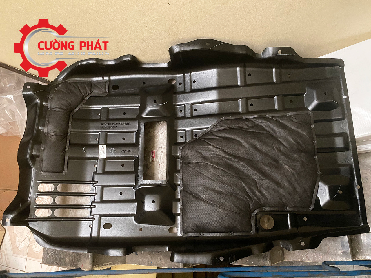 Chắn bùn gầm Mitsubishi Triton 2019-2024 5370B827