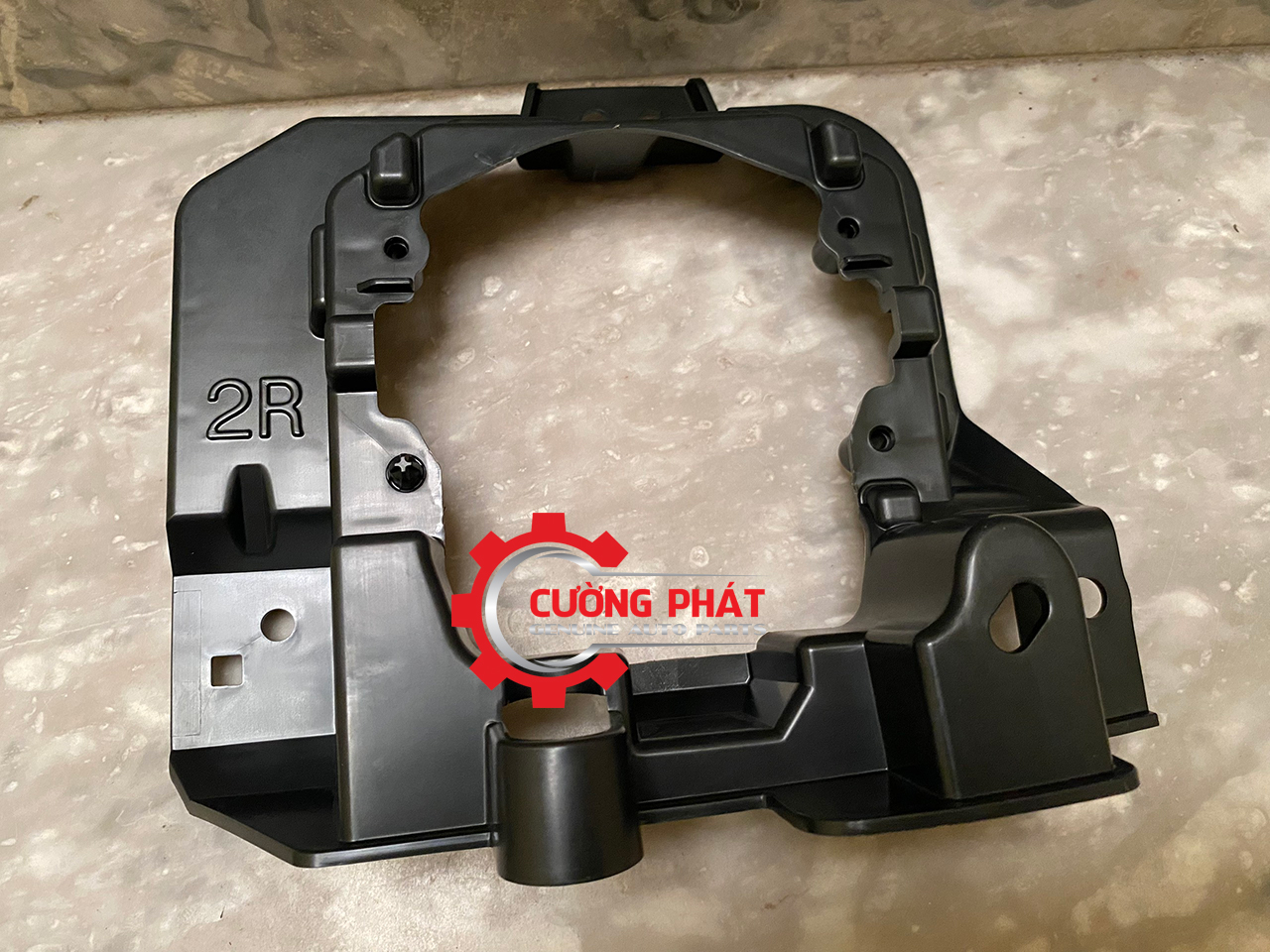 Giá bắt đèn gầm Mitsubishi Xpander 2022-2025 8321A885, 8321A886