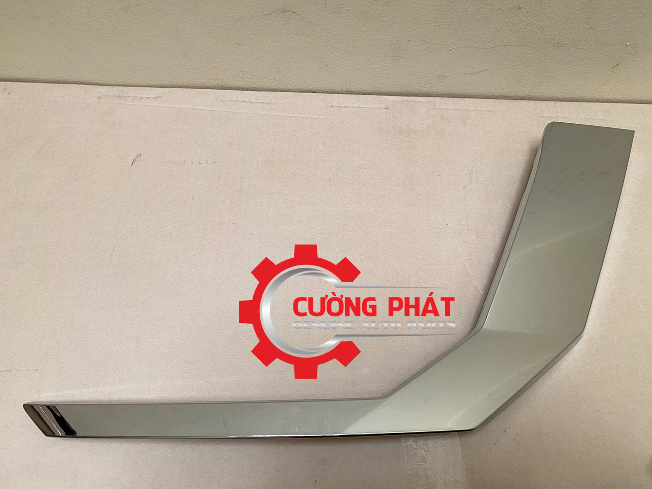 Nẹp mạ cản trước dưới Mitsubishi Xpander 2022