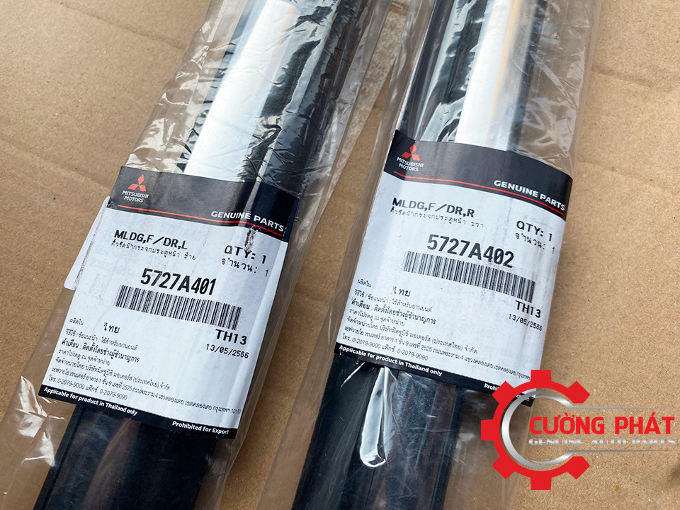 Nẹp chân kính ngoài Mitsubishi Pajero Sport 2018-2025