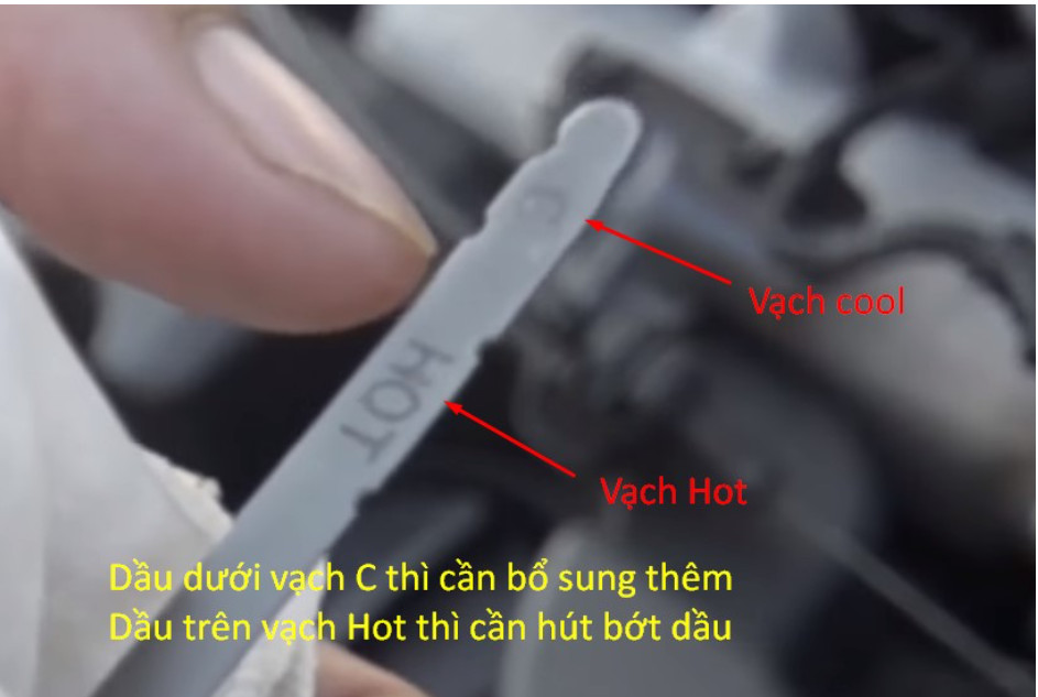 Kiem-tra-muc-dau-HSTD-co-que-tham » Phụ Tùng Mitsubishi Cường Phát
