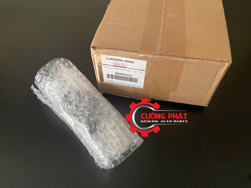 Công tắc lên kính đơn Mitsubishi Xpander 8608A320 chính hãng