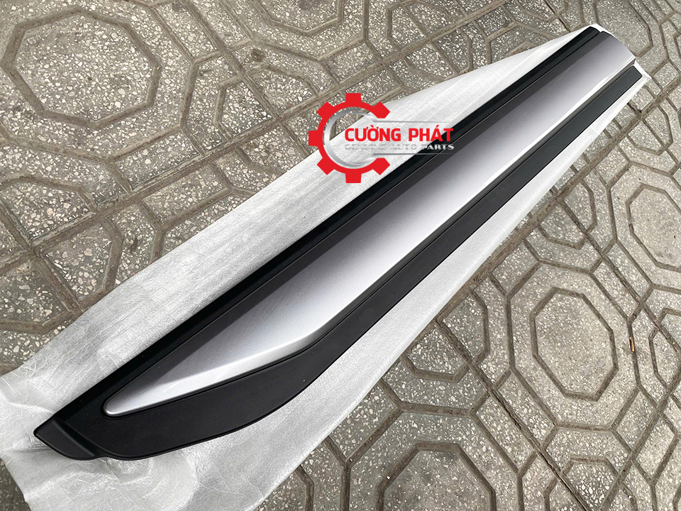 Ốp cánh cửa Mitsubishi Xpander Cross 2023-2025 chính hãng