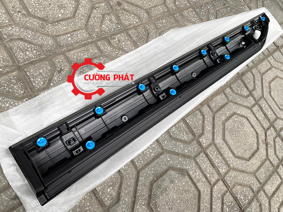 Ốp cánh cửa Mitsubishi Xpander Cross 2023-2025 chính hãng