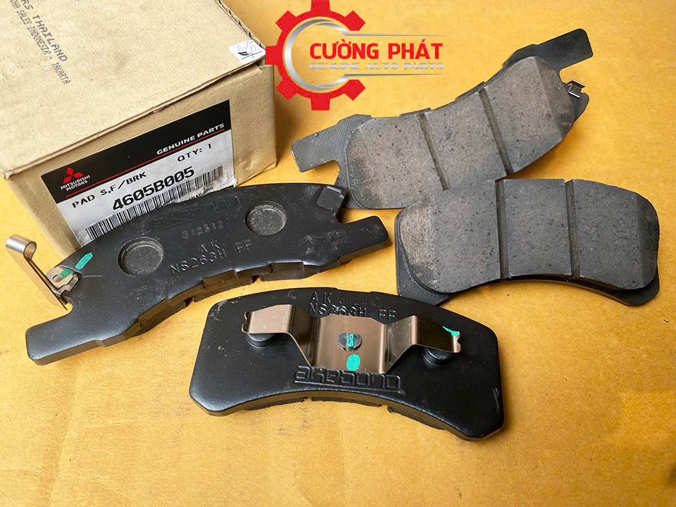 Bố thắng trước Mitsubishi Attrage, Mirage (Má phanh trước)